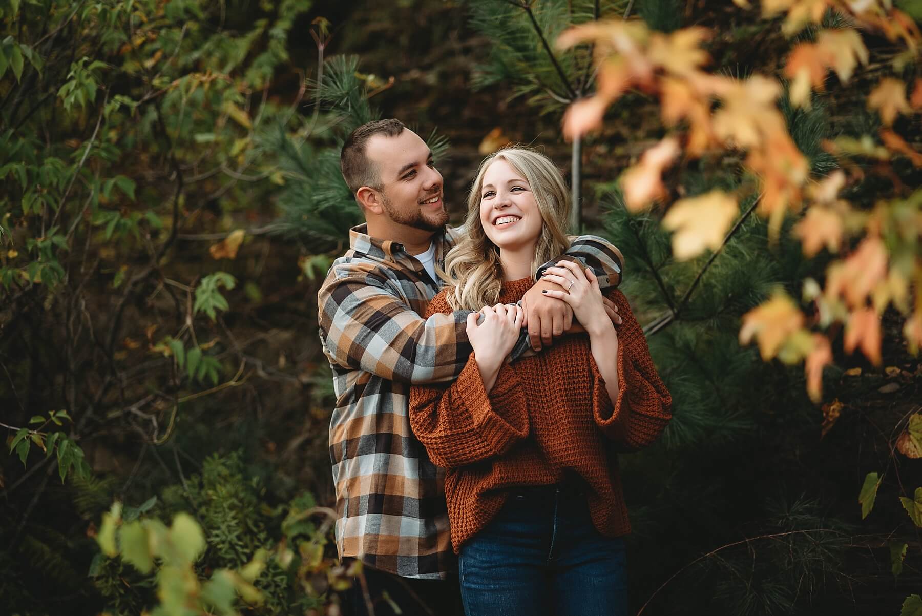 Wisconsin Dells Fall Engagement Session - Golden Hour Autumn Engagement ...